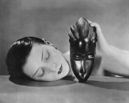 Man Ray: L’Artiste qui a Révolutionné la Photographie ...